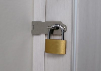 9 Simple Ways to Lock a Bedroom Door From the Outside - DailyHomeSafety