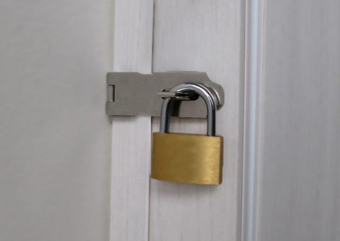 9 Simple Ways to Lock a Bedroom Door From the Outside - DailyHomeSafety